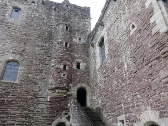 Five fabulous things about getting to Doune Castle without a car